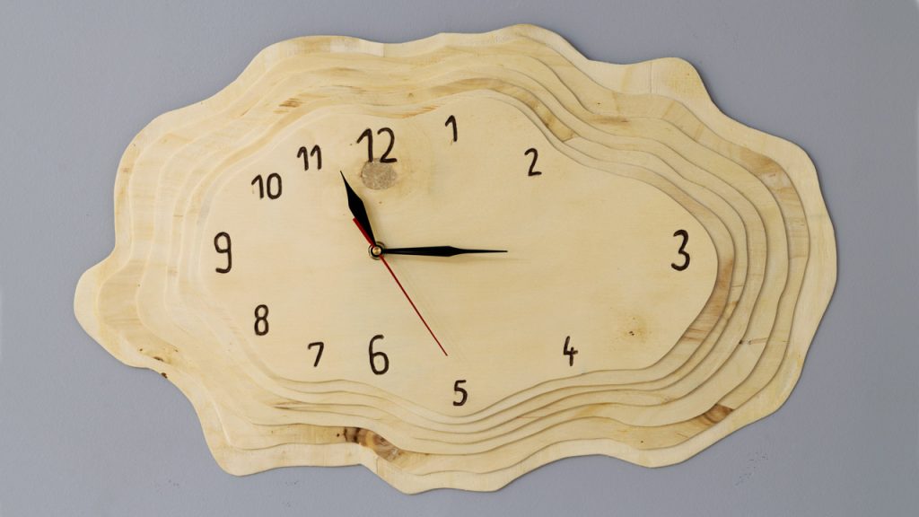 Making a Layered Plywood Wall Clock with a Tree Ring Shape - Creativity ...